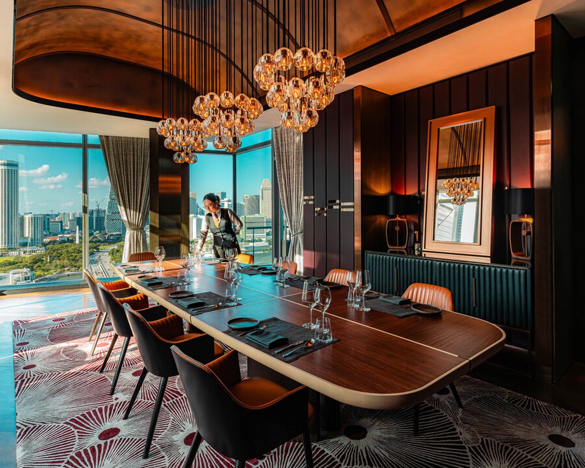 VUE Bar & Grill - Restaurant Guide - TableCheck