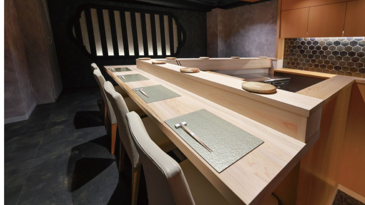 Sushitoshuko Tomikawa - Restaurant Guide - TableCheck
