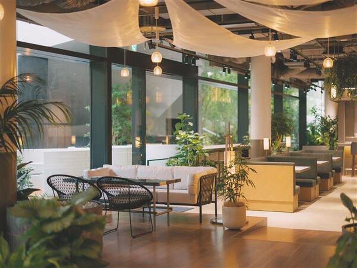 Green Dining HALL - Restaurant Guide - TableCheck