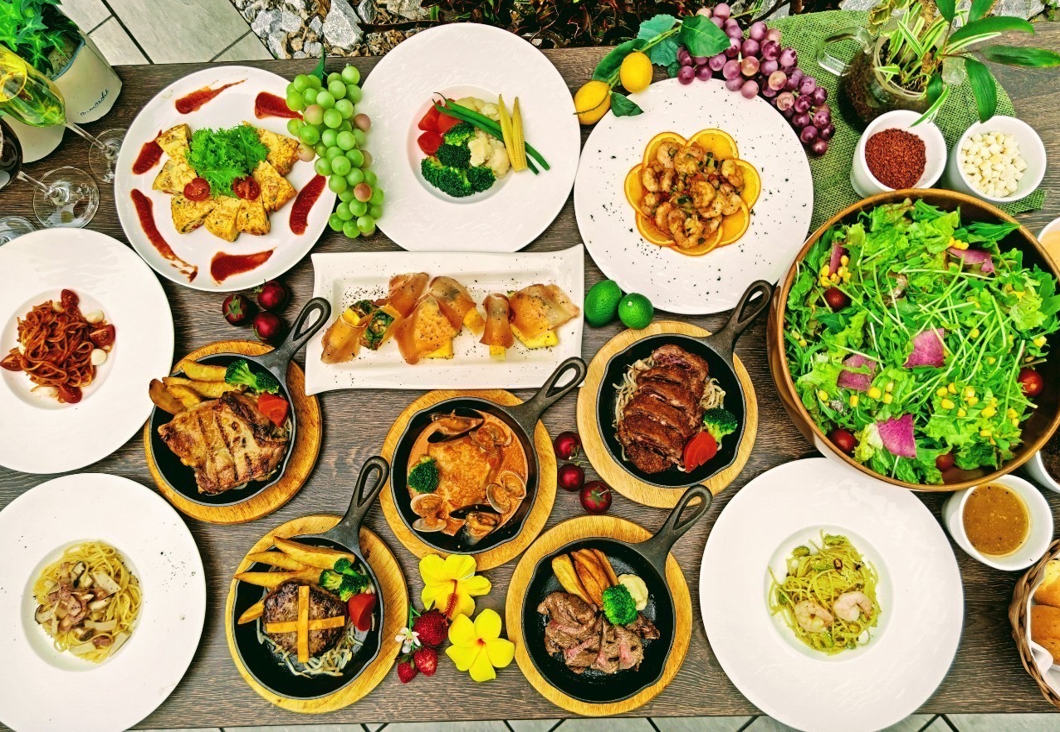 那覇のランチ・ディナーはRYUBO FOOD HALL リウボウフードホール - Restaurant Guide - TableCheck