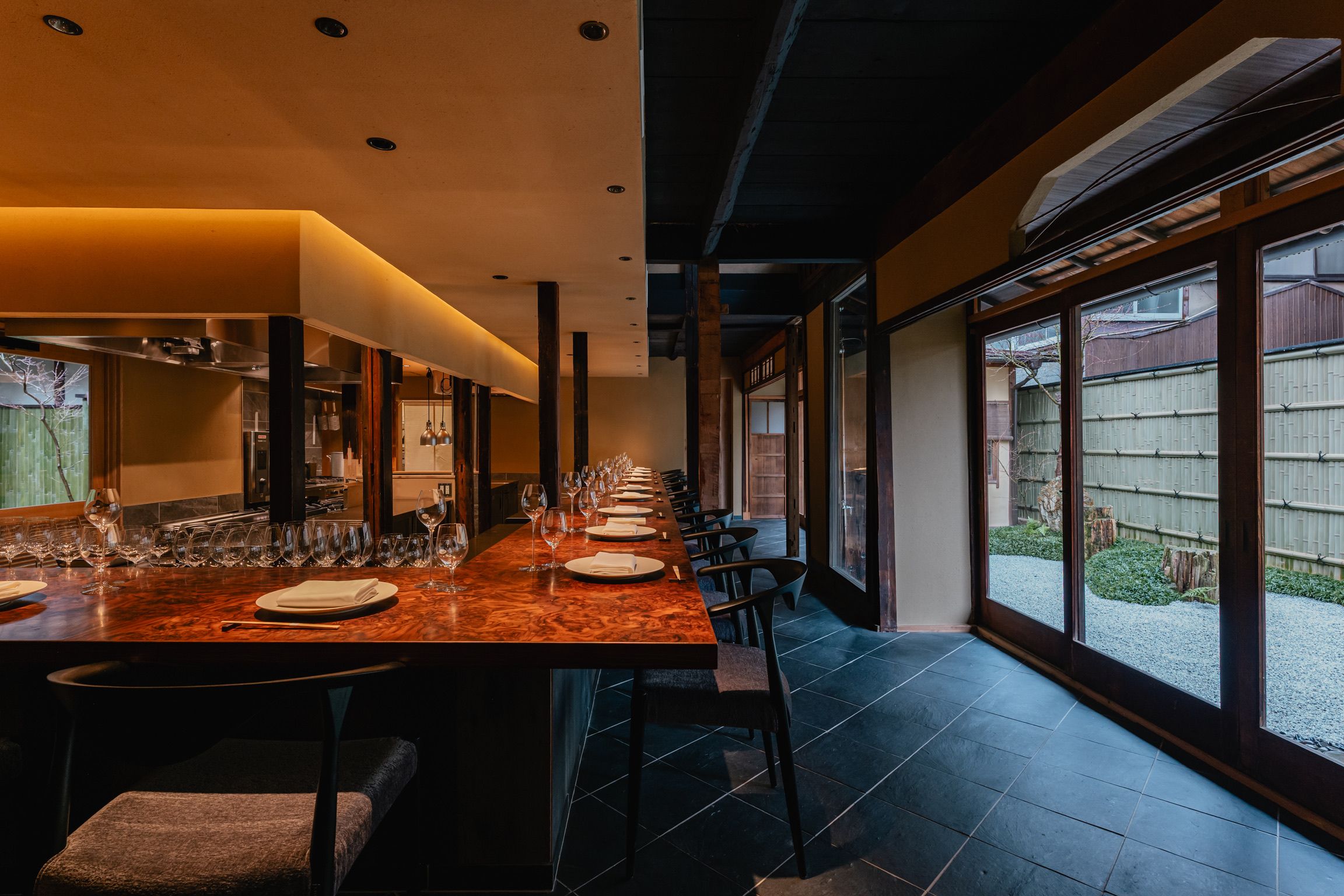 Da YUGE - Restaurant Guide - TableCheck